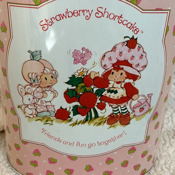 Strawberry Shortcake | Other | Vintage 8s Metal Strawberry Shortcake ...